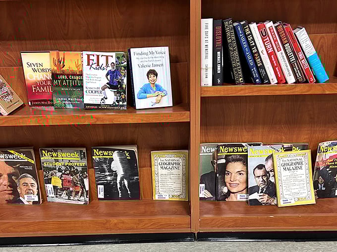 Literary treasures and vintage magazines – where yesterday's bestsellers and historic headlines find new life on your bookshelf.