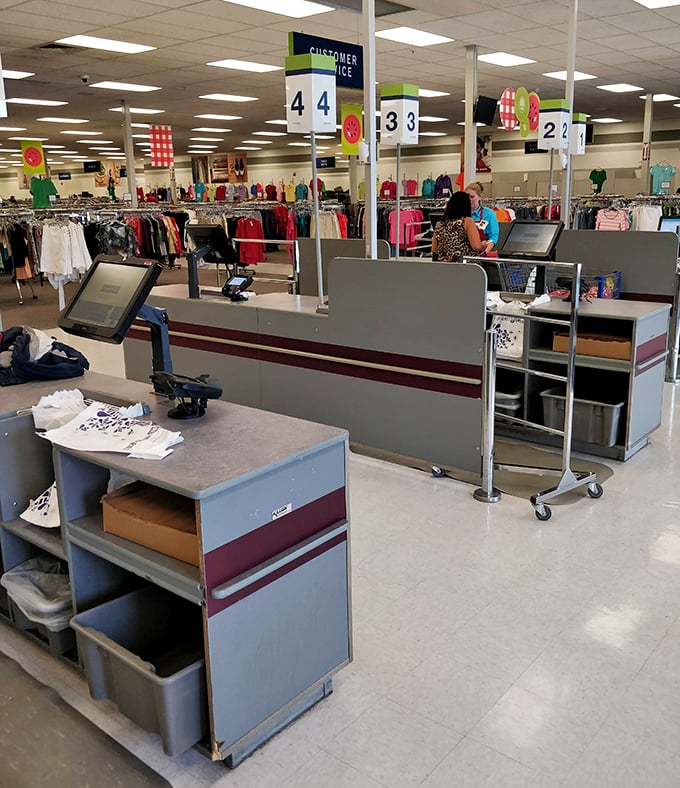 At the checkout, numbered lanes guide shoppers through the final step of their treasure-hunting expedition—victory at bargain prices!