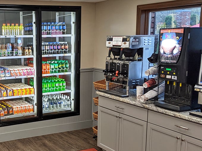 Coffee station that understands its supporting role in the pie experience. The perfect companion for that slice of heaven you're about to devour.