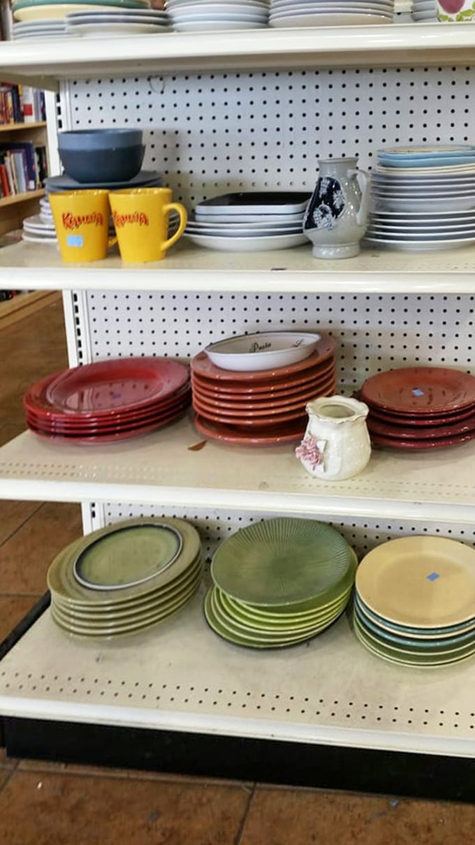 Dinnerware that turns Tuesday night spaghetti into a special occasion. Mix, match, and create your own eclectic table setting story.