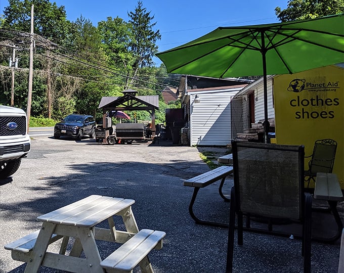 The outdoor seating area offers fresh air and the tantalizing aroma of what's cooking—nature's most effective appetite stimulant.