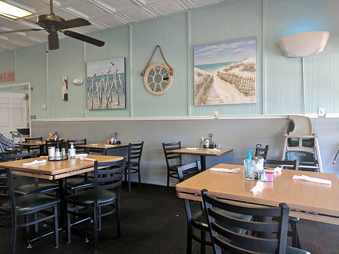 Coastal-themed décor that reminds you you're in Florida without hitting you over the head with a plastic flamingo.