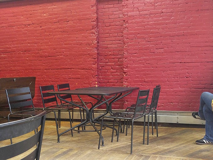 The red brick wall isn't just structural—it's a canvas against which countless food memories have been made over decades of satisfied diners.