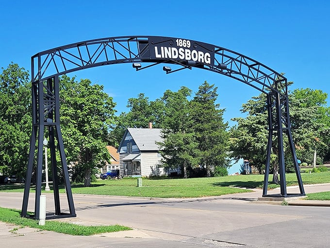 1869 LINDSBORG announces your arrival to Little Sweden, U.S.A.—a portal to a place where two cultures dance in perfect harmony.