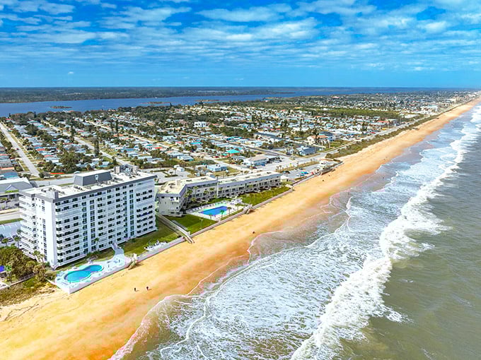 Ormond Beach delivers that "old Florida" feeling – before the crowds discovered paradise and parking became competitive sport.
