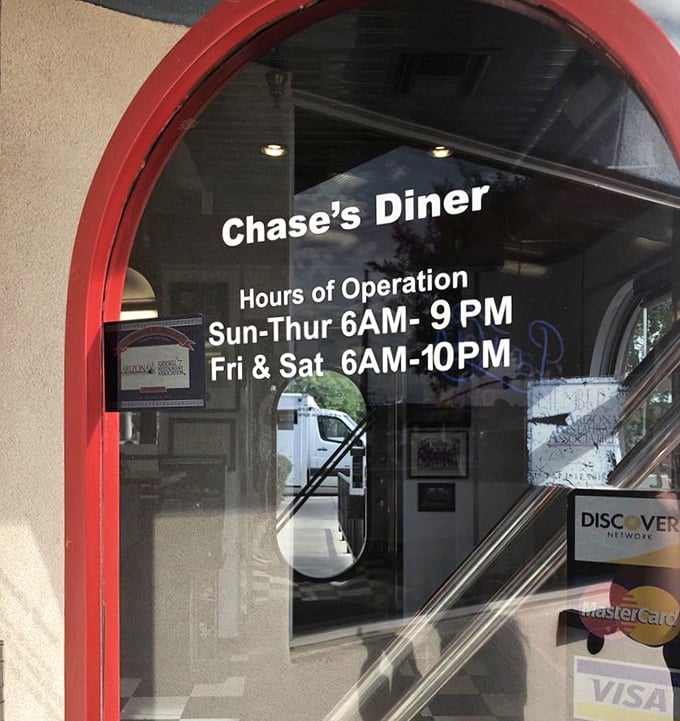 Early birds rejoice! Chase's opens at 6 AM daily, because breakfast emergencies wait for no one.