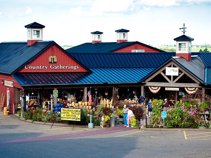 Country Gatherings welcomes visitors with a riot of colors and textures—a feast for the eyes before the feast for your shopping bags.