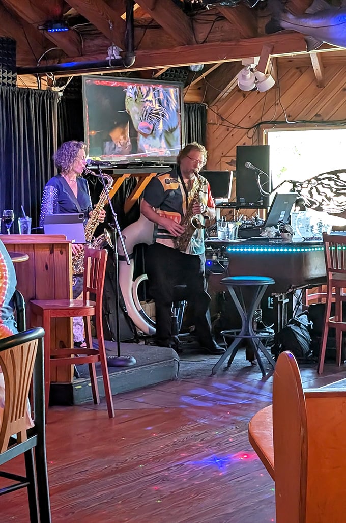 Live music adds the perfect soundtrack to your seafood feast – because stone crabs taste even better with saxophone accompaniment.