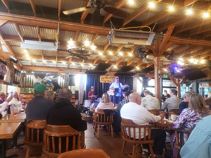 Live music that pairs perfectly with post-dinner drinks. Nothing complements a satisfied stomach quite like some toe-tapping tunes.