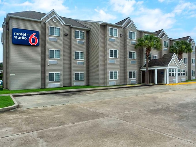 Even chain hotels in Breaux Bridge seem to say, "Come on in, the air conditioning is colder than a mother-in-law's stare."