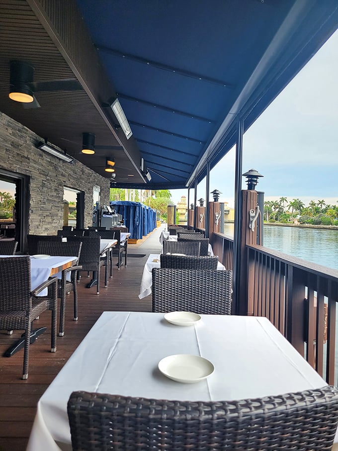 Outdoor dining that puts you so close to the Intracoastal, you could practically cast a fishing line from your table. Florida dining as it should be.