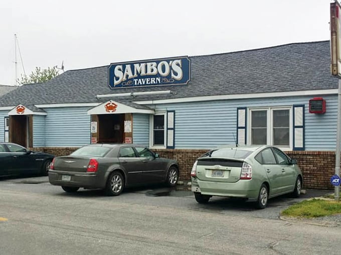 Even the outdoor seating whispers "small town charm" while shouting "big time flavor."