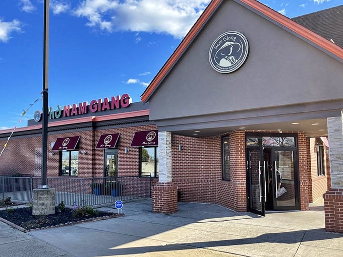 Under clear blue skies, the restaurant's colorful signage pops like a delicious promise—one that Pennsylvania drivers are all too happy to detour for.
