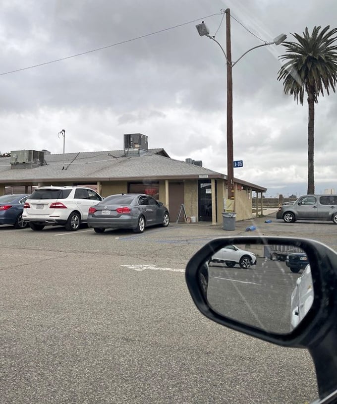 Pulling into Flo's parking lot is the automotive equivalent of your stomach saying, "Thank goodness, we've arrived at the promised land."
