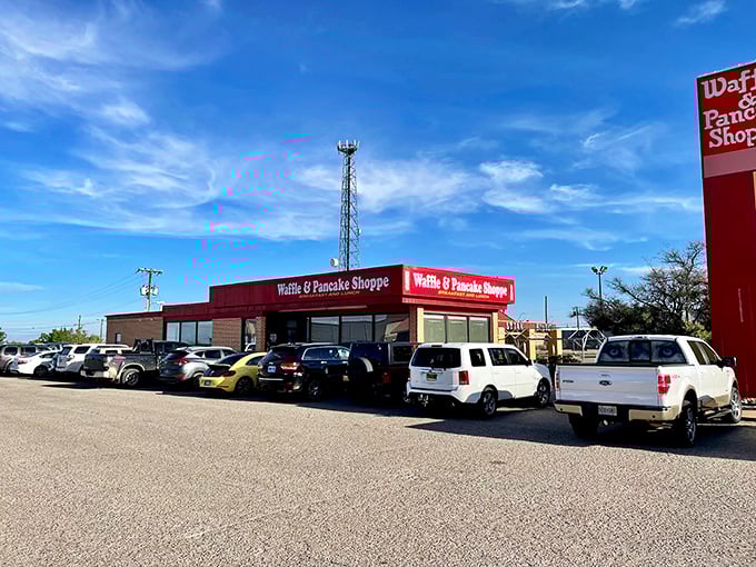 A full parking lot in Alamogordo usually means one thing: somebody inside is serving food worth the stop.