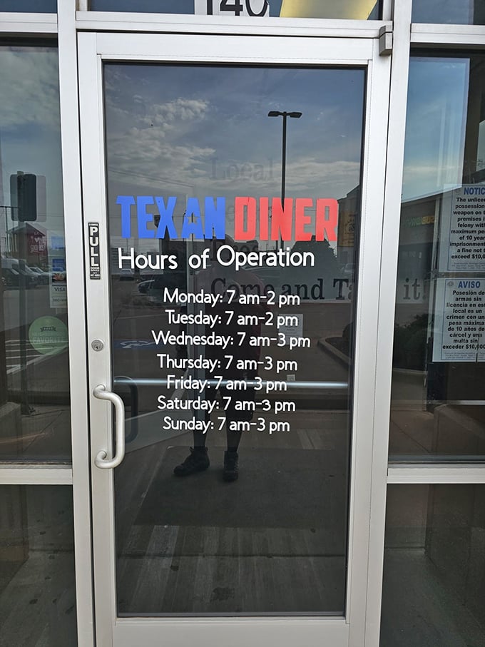 Those hours of operation are basically telling you: "Rise with the roosters if you want our breakfast, partner." Worth setting your alarm for.