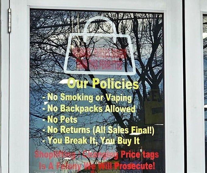 The store policies window: where "You break it, you buy it" isn't just a suggestion but a solemn oath between shopper and shopkeeper.