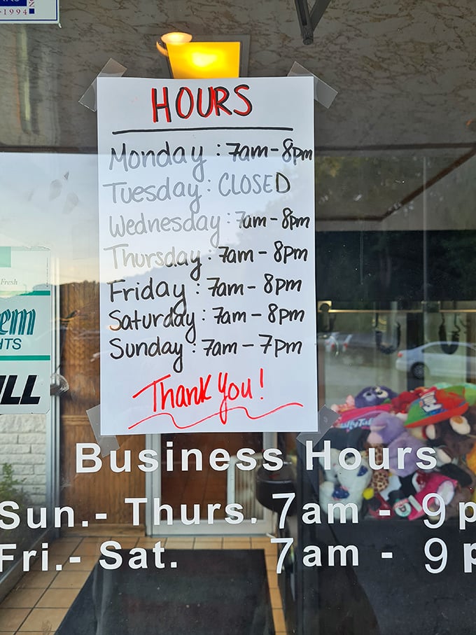 The hours sign – a roadmap to happiness that answers the most important question: "When can I eat here next?"