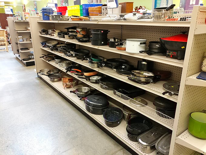 Cast iron paradise! These pans have been seasoning for decades—each one with more flavor potential than a spice market. Grandma would approve.