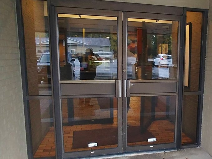 The entrance – that magical threshold between hunger and happiness, ordinary day and extraordinary meal.