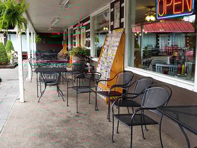 The outdoor seating area—where fresh mountain air somehow makes everything taste even better. A perfect spot for post-meal contemplation.