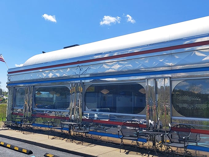 Outdoor seating where the chrome exterior continues to dazzle – proving that at DJ's, even the outside eating area is dressed better than most of us.