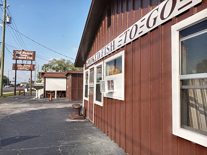 The exterior view reveals what locals already know—sometimes the most memorable Florida experiences hide in plain sight along ordinary roadsides.