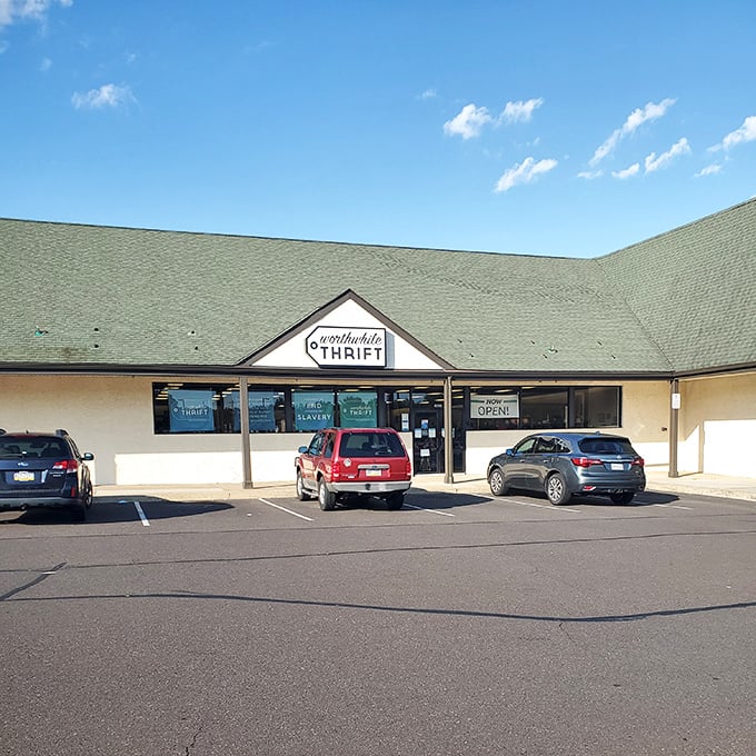 The parking lot fills early on weekends – a testament to the magnetic pull of Pennsylvania's most addictive treasure hunt destination.