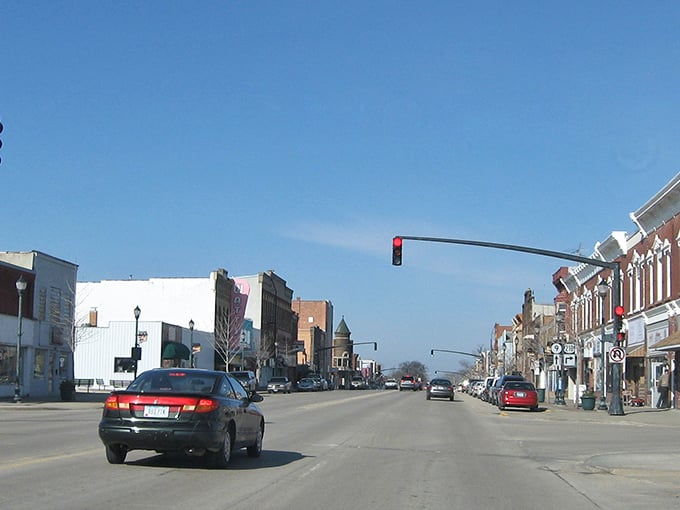 Wide streets, minimal traffic—in Osage, rush hour is more of a "casual stroll fifteen minutes" that won't spike your blood pressure.