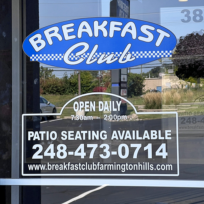 "Open Daily"—the most important information you'll read today. Set your alarms accordingly, breakfast seekers!