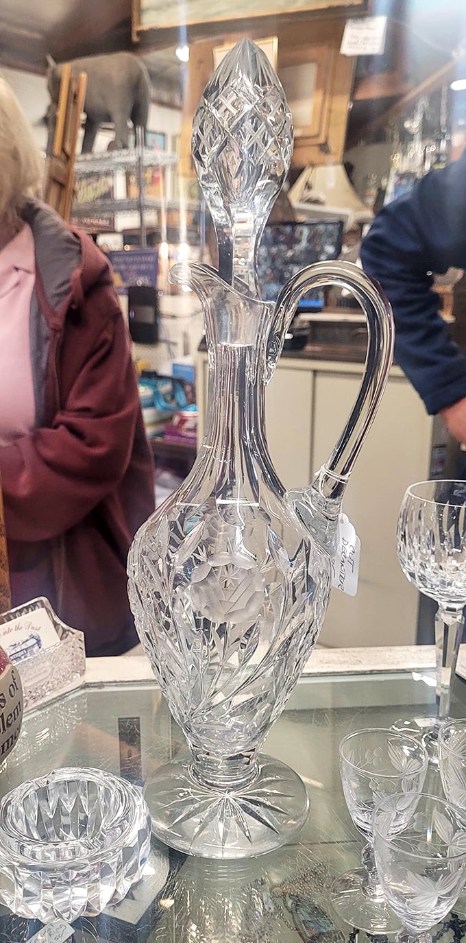 Crystal clear elegance from an era when dinner parties were events. This decanter has probably poured libations for guests with fascinating stories.