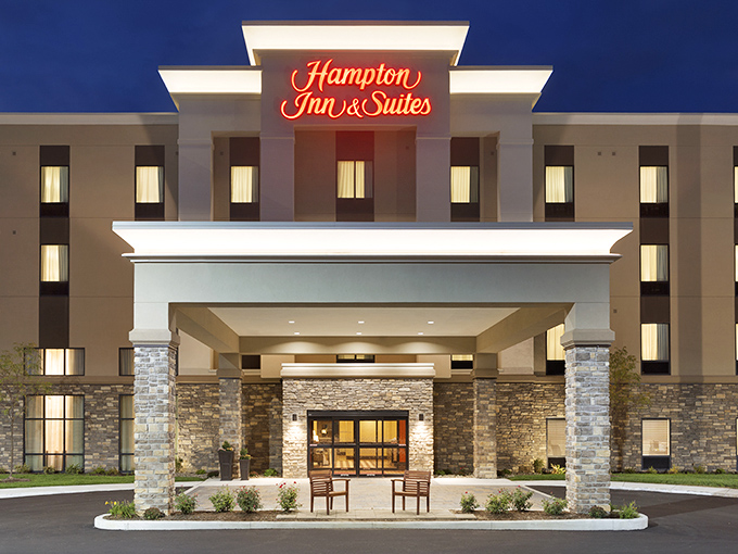 Modern lodging options surround Warren, offering comfortable stays for those smart enough to explore this budget-friendly retirement destination.