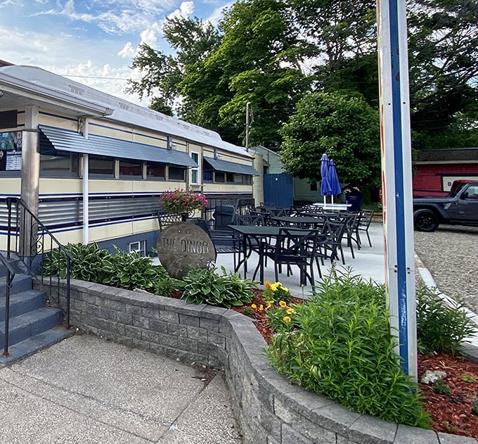 When Pennsylvania summer finally arrives, the outdoor seating at Lawrence Park Dinor becomes prime real estate – breakfast with a side of vitamin D.