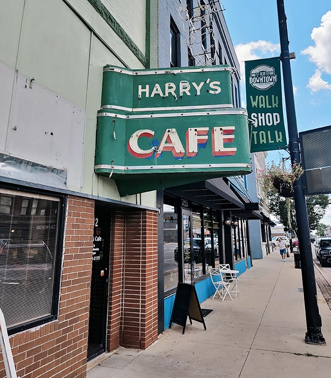 Downtown Pittsburg's culinary landmark stands proud. That vintage sign has guided hungry souls to burger bliss for generations.