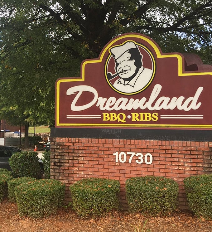 The sign that's launched a thousand detours – "I wasn't even hungry until I saw that smiling pitmaster."