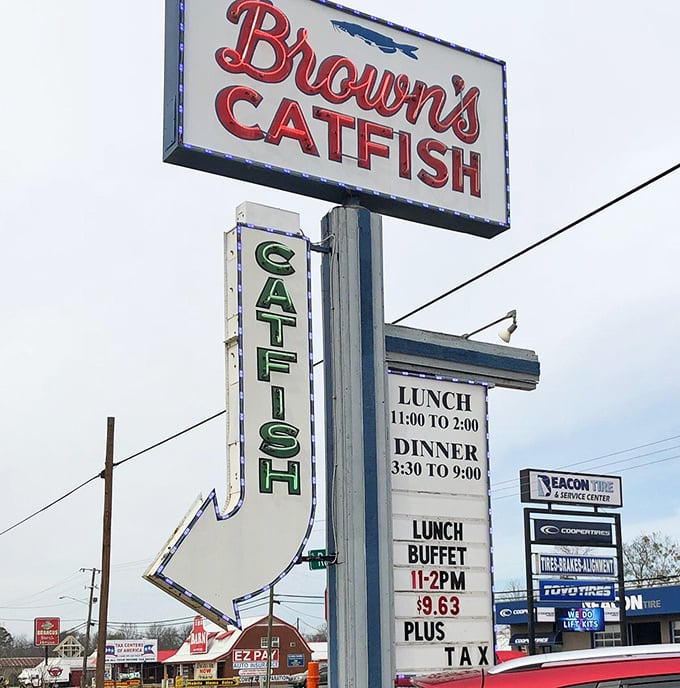 The roadside sign doesn't just announce Brown's location—it's a bat signal for catfish lovers who plan their road trips around these coordinates.
