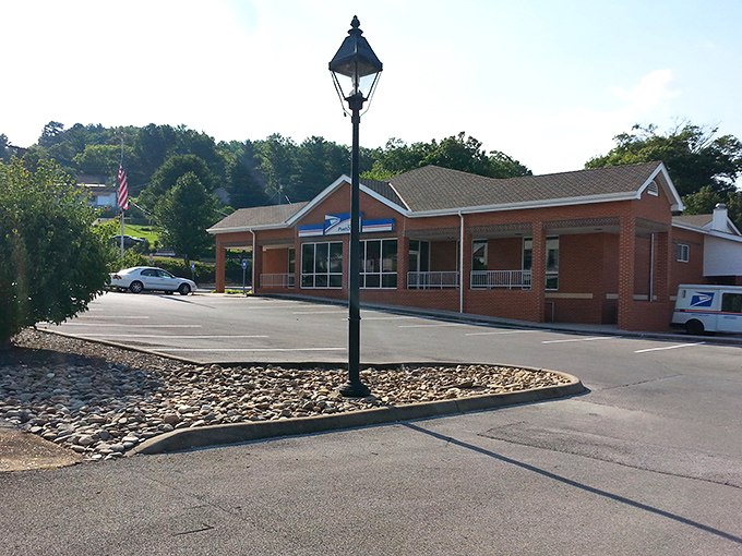 Even the post office in Loudon has small-town character. That vintage lamppost wasn't installed by accident—it's intentional charm.