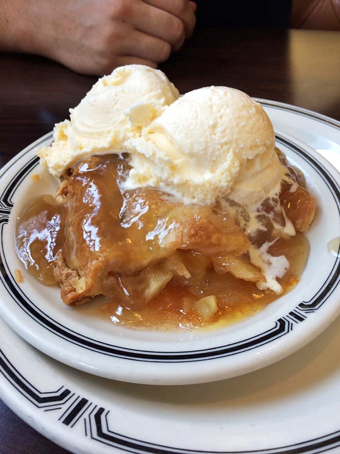 Apple pie à la mode that doesn't need to reinvent the wheel—because sometimes the classics are classics for a reason.