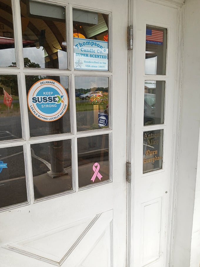 Even the entrance tells a story of local pride and community connection. That "Open Everyday" sign is an invitation to step back in time.