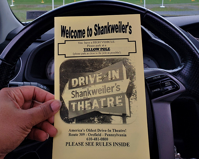 "Park at a yellow pole" – the flyer welcomes visitors with practical instructions for optimal movie enjoyment.