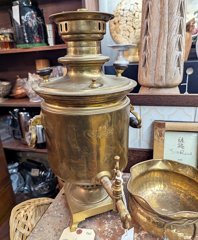 This isn't just a samovar—it's a portal to elaborate tea ceremonies of the past. Imagine the conversations it has witnessed over steaming cups.