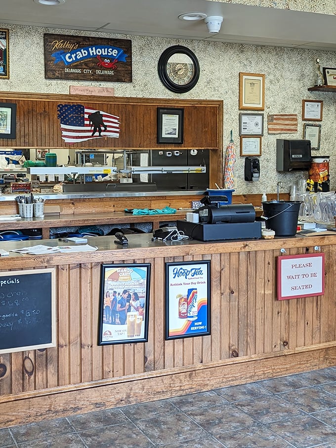 The order counter, adorned with maritime memorabilia and friendly signage, is where your seafood dreams begin their journey to reality.