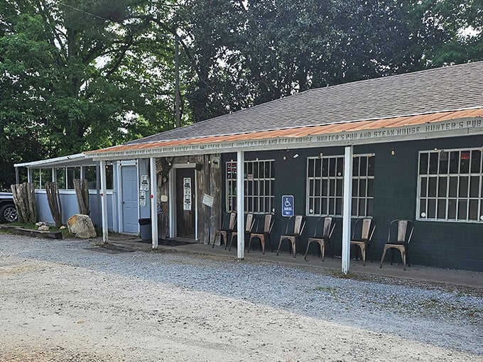 The full exterior view reveals a classic roadside establishment that's been drawing hungry travelers and locals alike for good reason.