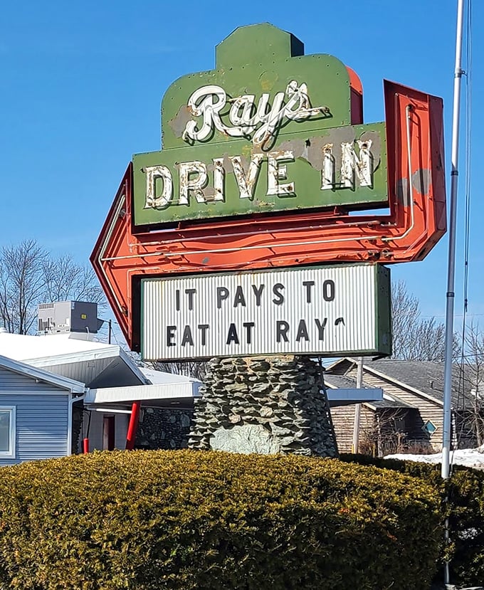It pays to eat at Ray's isn't just a slogan—it's truth in advertising. This vintage sign has guided hungry travelers for decades with its mint-green promise.