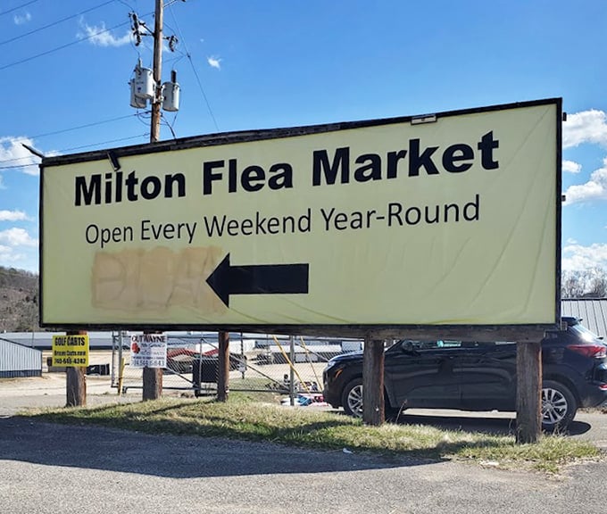 The beacon of bargain hunters everywhere—this sign promises weekend adventures year-round, pointing the way to treasure like a retail North Star.