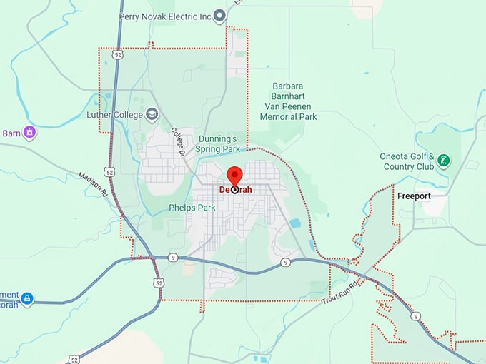 16. decorah, ia map