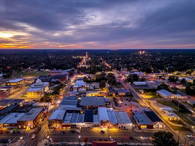 DeRidder at sunset – where small-town charm meets big-sky beauty. Those twinkling lights promise affordable living with a side of Southern hospitality.