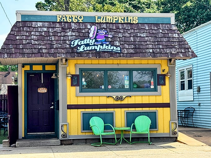 That bright yellow facade isn't just cheerful – it's practically broadcasting "amazing sandwiches inside!"