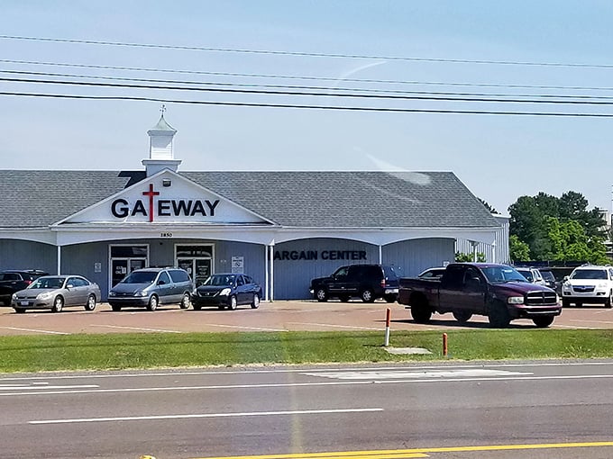 That packed parking lot tells you everything you need to know about finding Mississippi's best bargain hunting treasures inside.