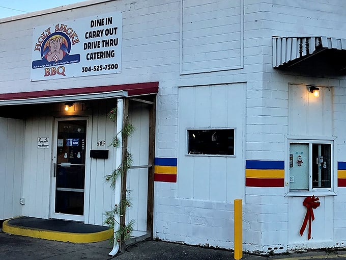 Holy Smoke BBQ's humble white exterior is like that quiet kid in class who turns out to be a genius. BBQ brilliance hiding in plain sight!